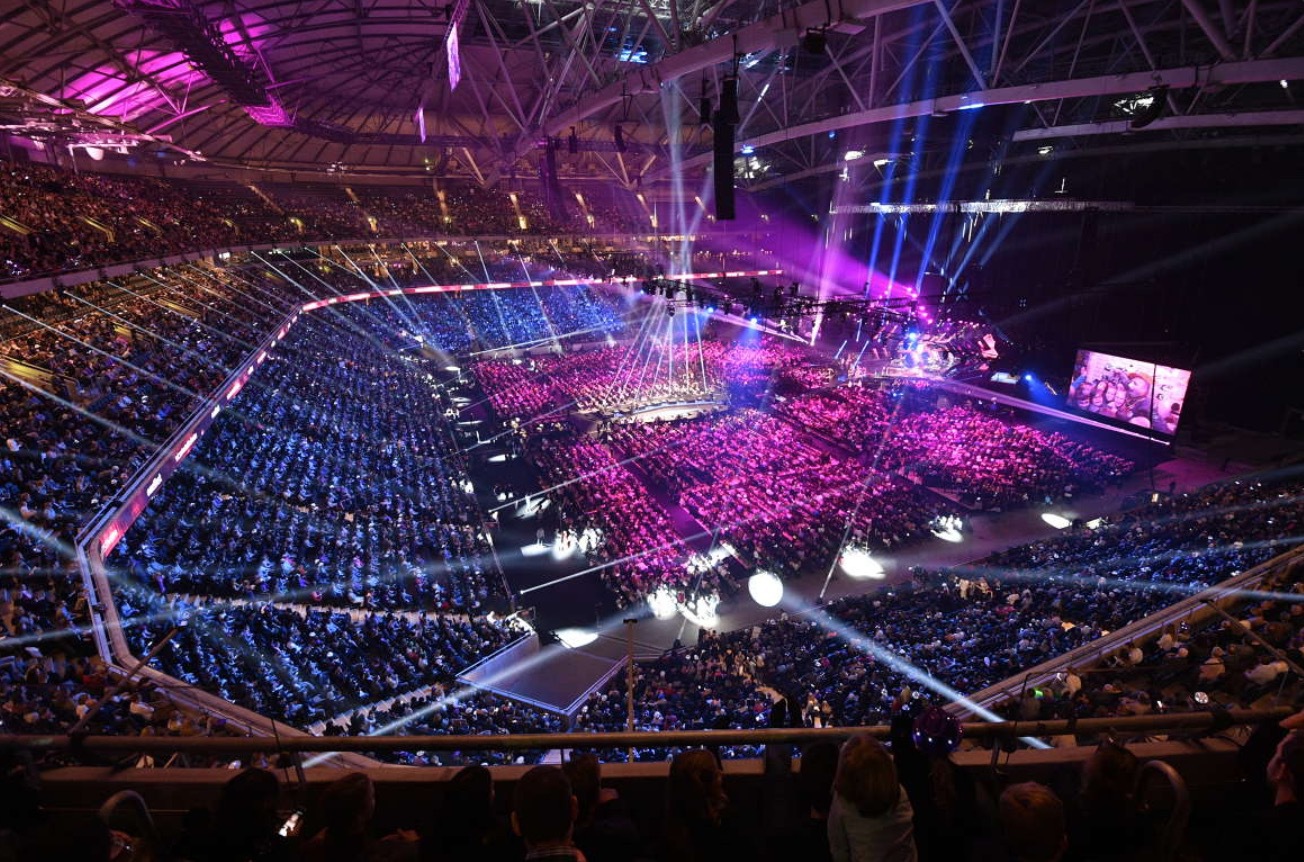 Friends arena är gigantisk - Schlagerbloggen