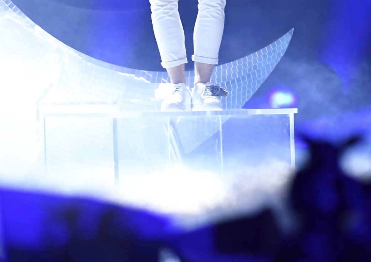 Så kan han kliva ut ”i tomma intet” - Schlagerbloggen