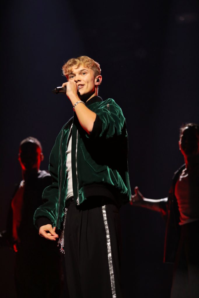 Theoz har lånat in Justin Timberlakes blåssektion - Schlagerbloggen